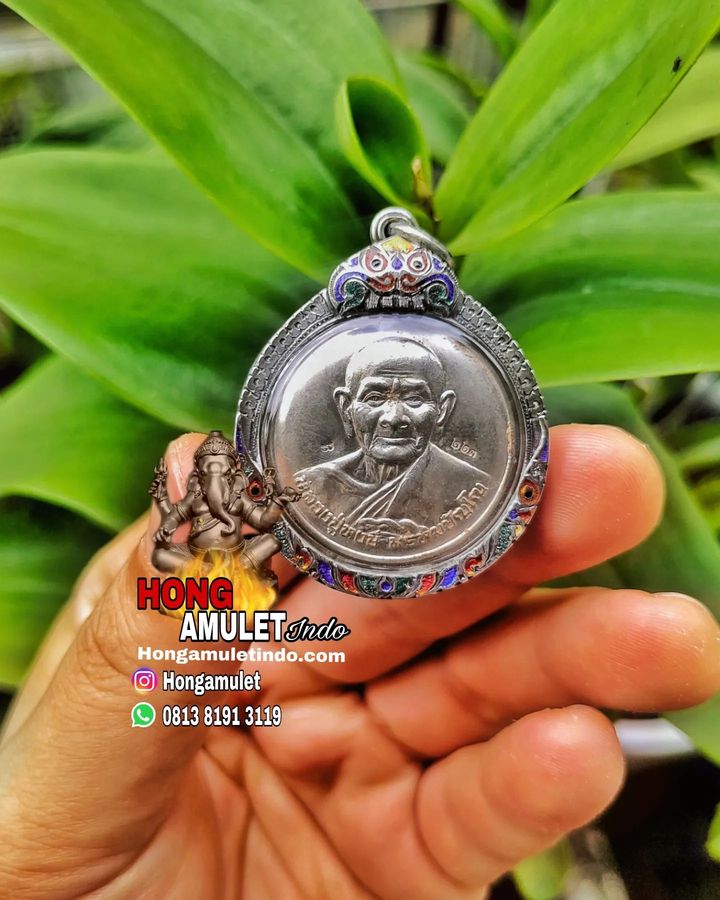 Wishing Crystal Locket LP Hong Phrompanyo With Twin Salika